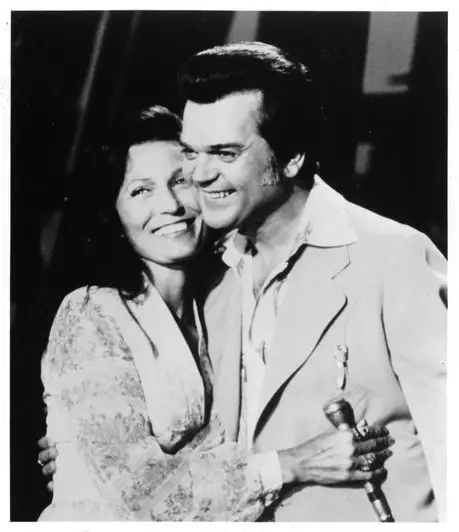 Loretta Lynn And Conway Twitty - Half As Much